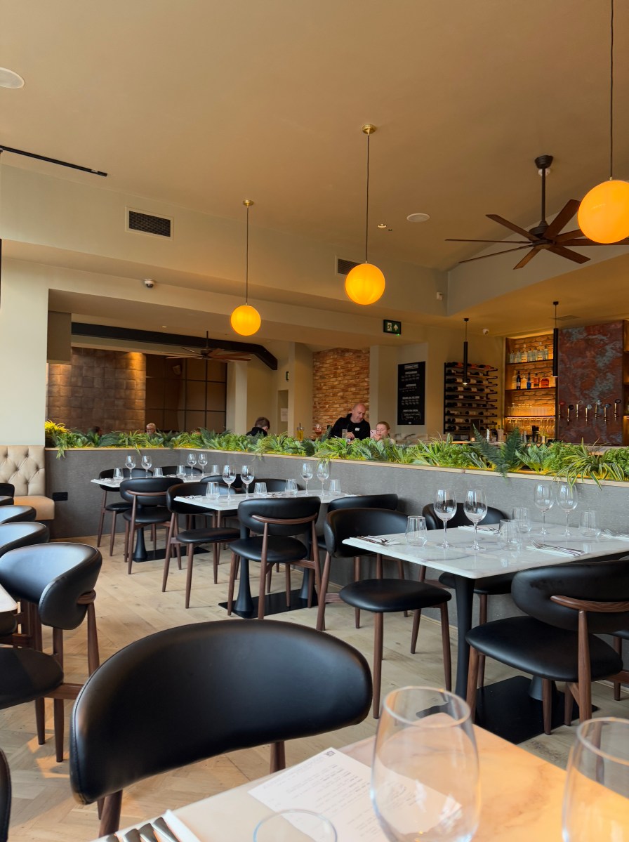 REVIEW: ASH – SUTTON COLDFIELD – BAB ABOUT TOWN